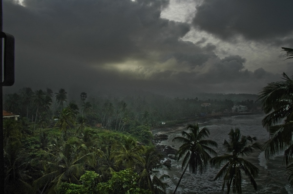 10 Monsoon Photos, Images That Defines The Beauty Of Kerala – BMS ... 10 Monsoon Photos, Images That Defines The Beauty Of Kerala – BMS ...
